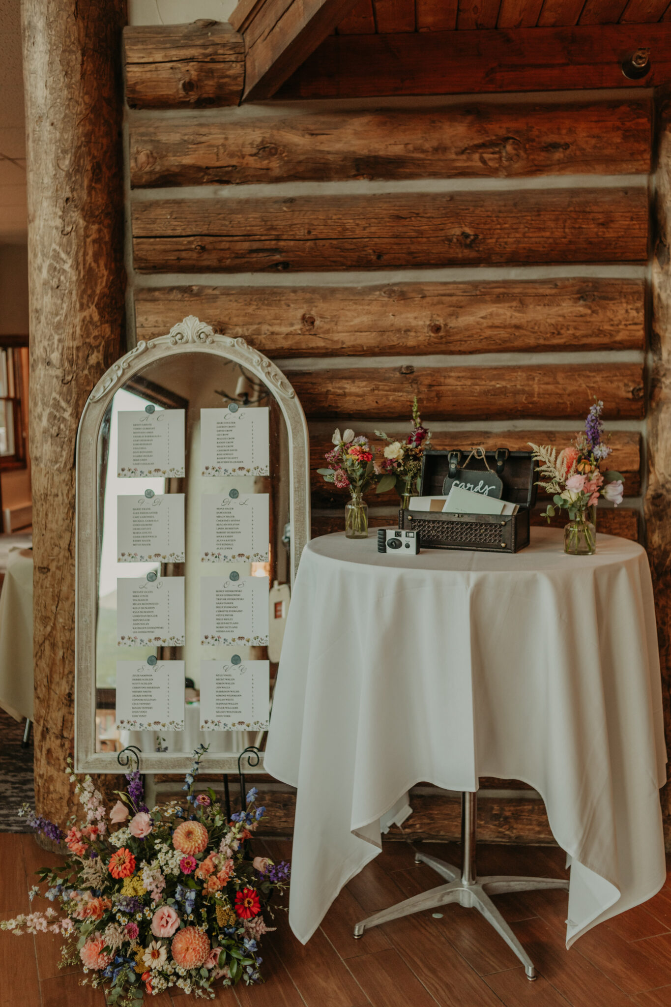 Sophie + Scott {The Lodge at Breck, Breckenridge} | petalandbean.com