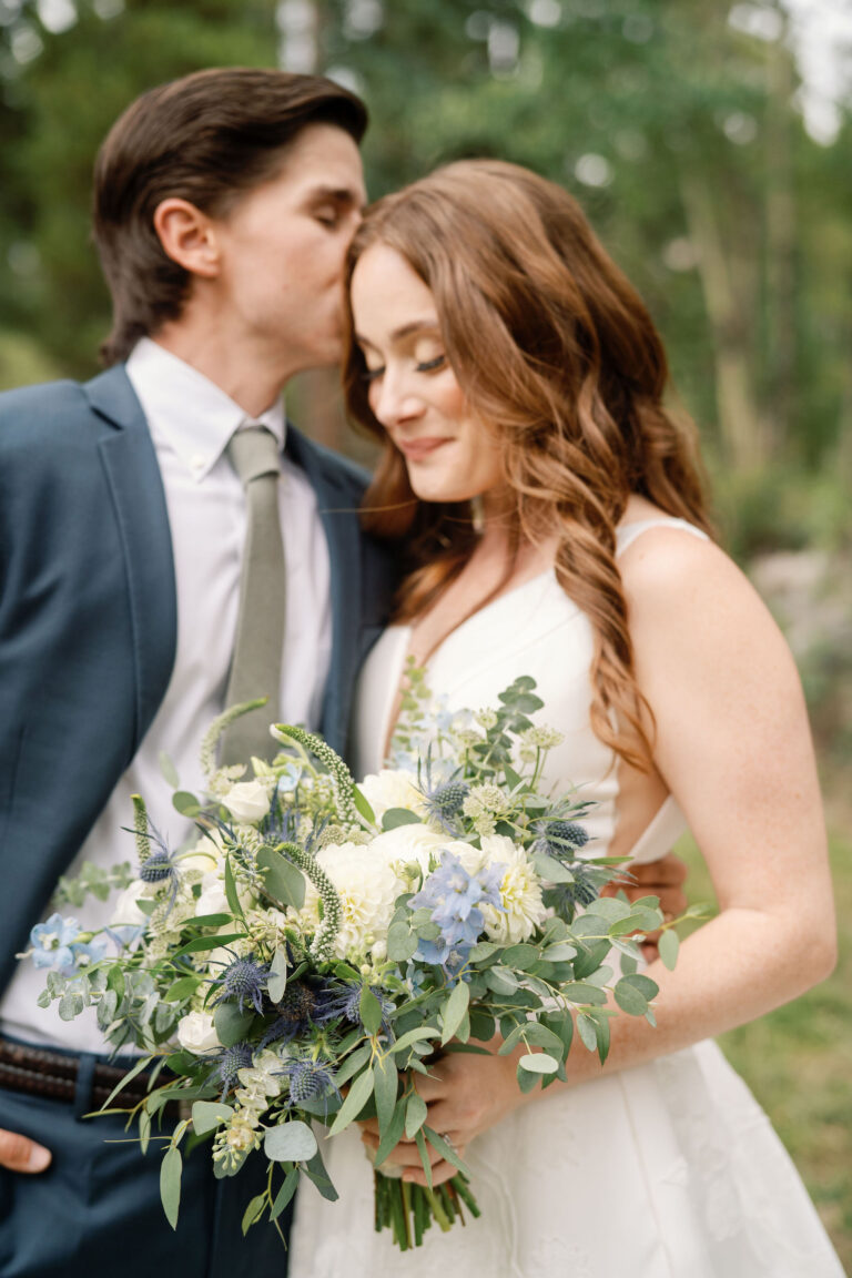 Anna + Garrison {Private Home, Breckenridge} | petalandbean.com