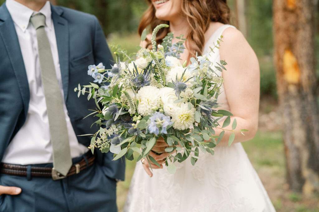 Anna + Garrison {Private Home, Breckenridge} | petalandbean.com