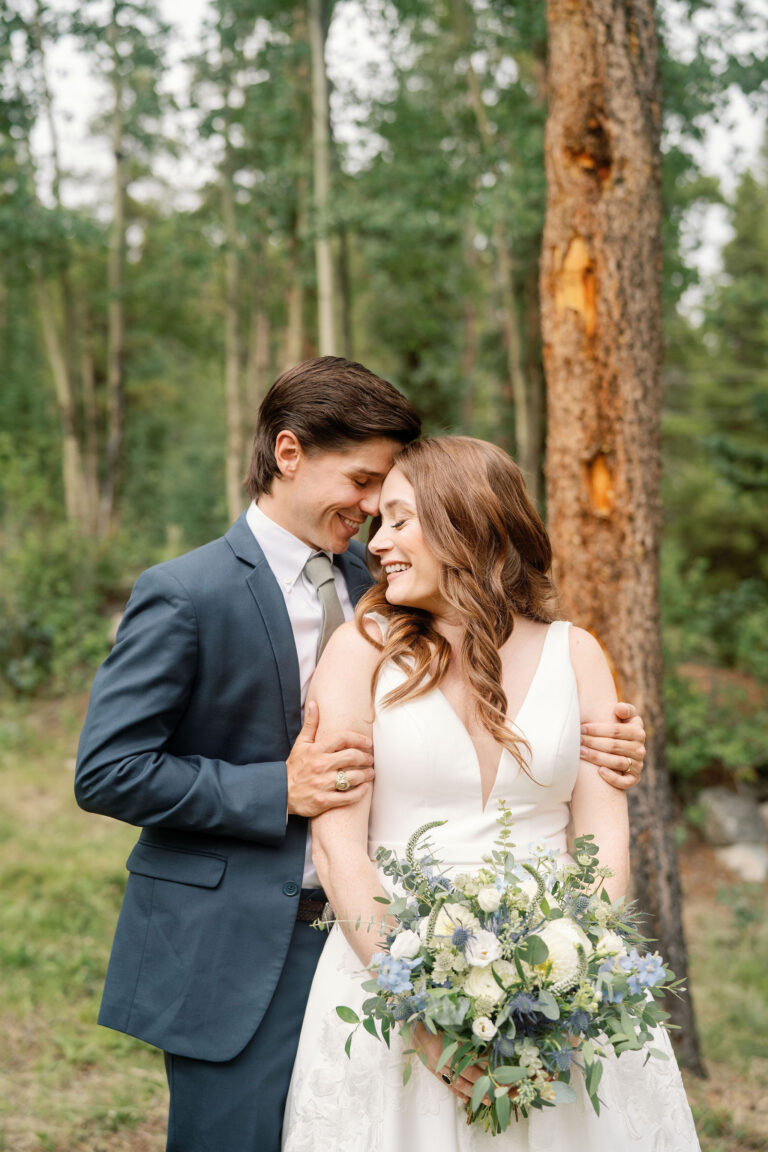 Anna + Garrison {Private Home, Breckenridge} | petalandbean.com
