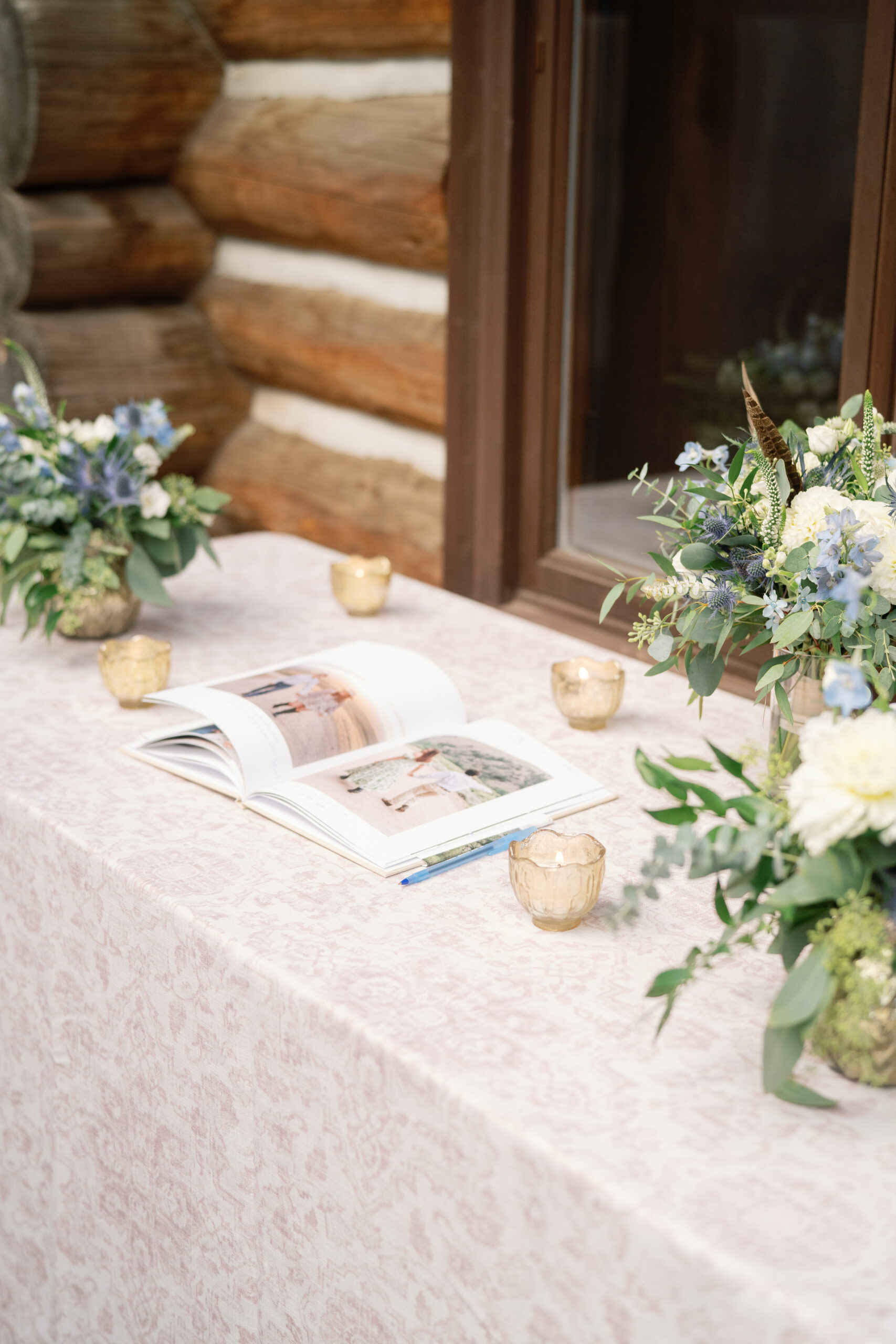 Anna + Garrison {Private Home, Breckenridge} | petalandbean.com