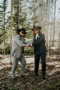 Melissa + Andrew {Ten Mile Station, Breckenridge} | petalandbean.com